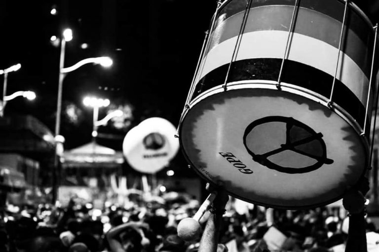 Samba-reggae, sagrado e profano