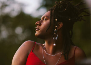 Liniker, histórica! Primeira artista trans, negra e brasileira a vencer ...
